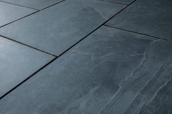 Brazilian slate machine-cut sides with riven top